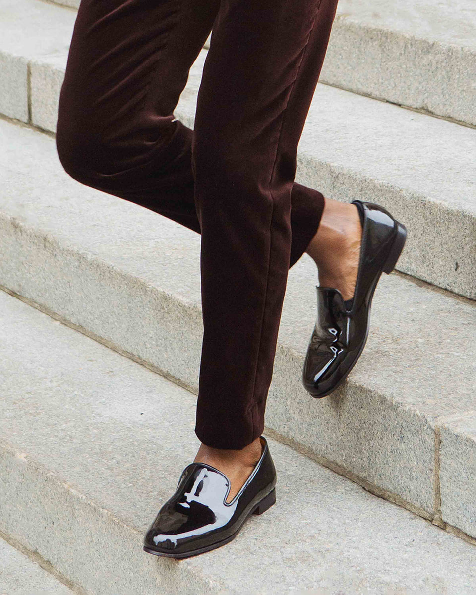 Gary Black Patent Leather Slippers – WELTHĒ NYC